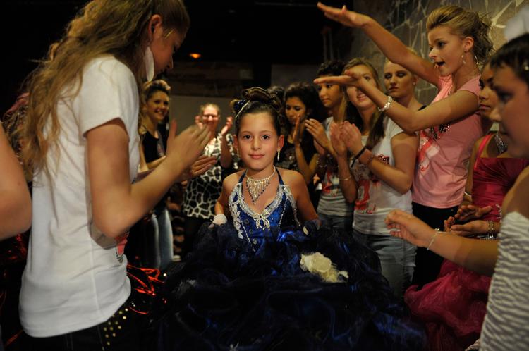 Angelina, mini-miss à 10 ans