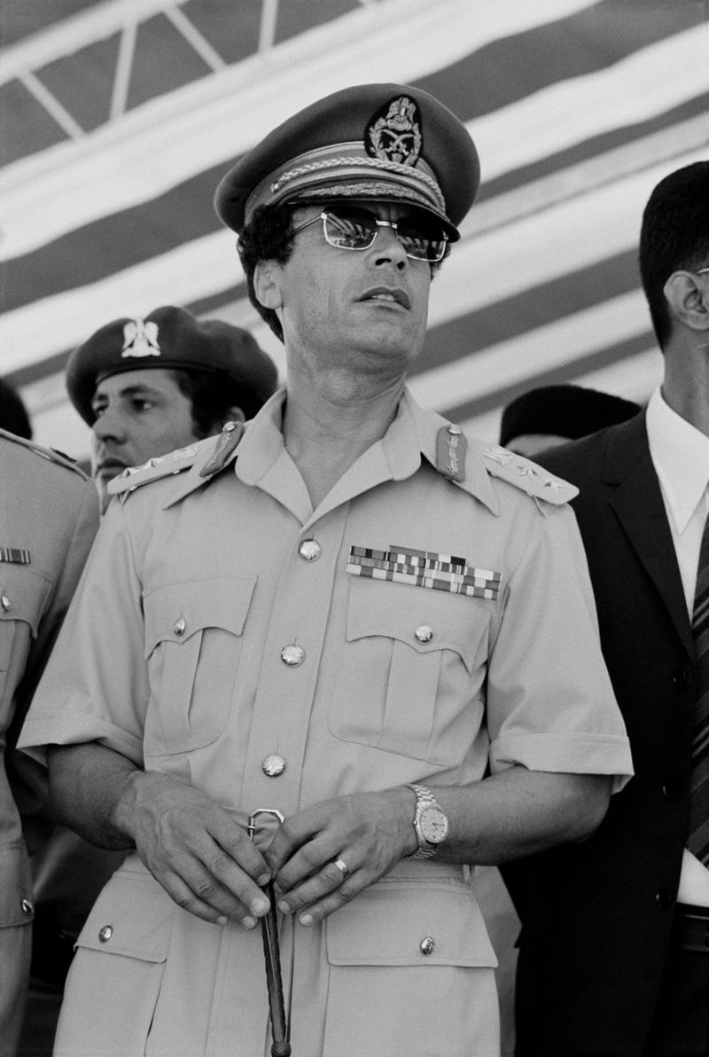 Mouammar Kadhafi, Guide aux multiples visages