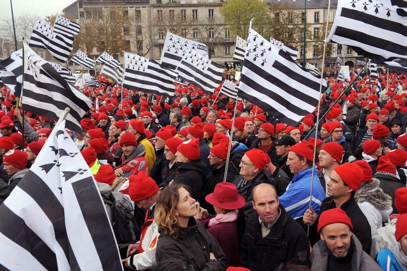 Les "bonnets rouges" s'interrogent sur la suite du mouvement