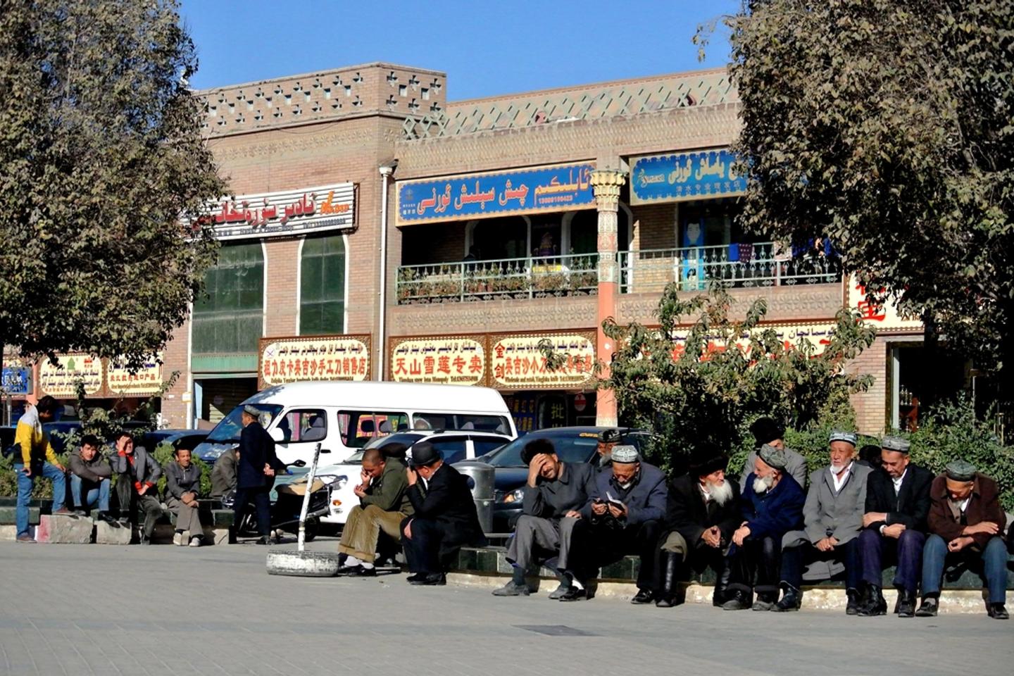 La Chine évoque une « attaque terroriste » contre la police dans le ...
