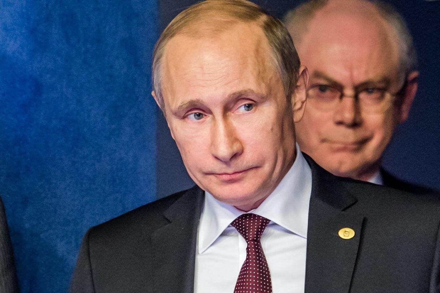 A Bruxelles, Vladimir Poutine dénonce une « ingérence » des Européens ...