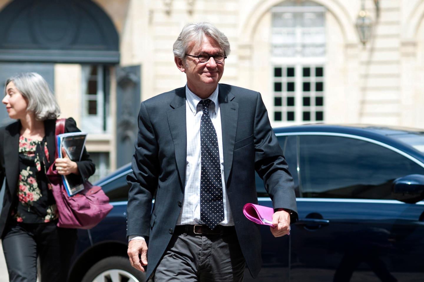 SFR : le leader de Force ouvrière prend fait et cause pour Bouygues