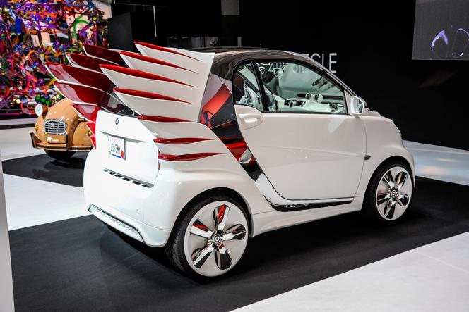 Mondial de l'automobile : la Smart ailée de Jeremy Scott