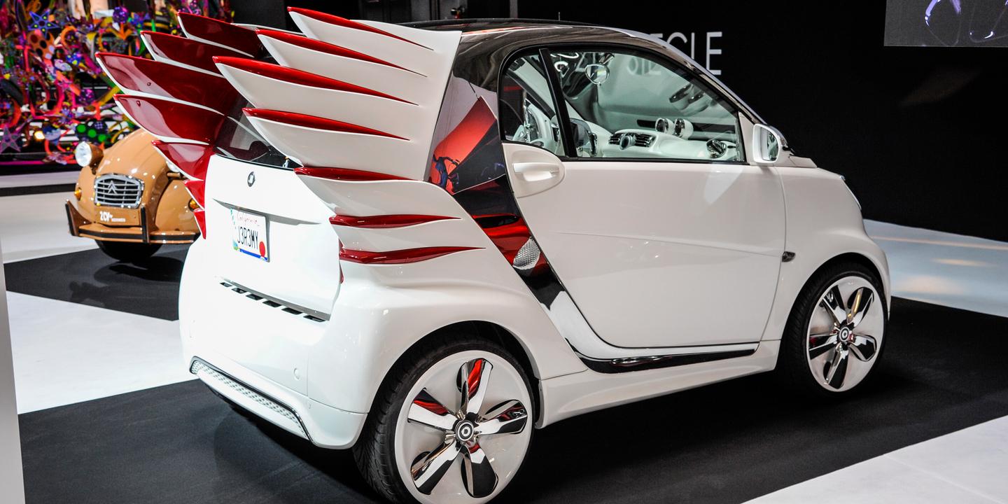 Mondial de l'automobile : la Smart ailée de Jeremy Scott