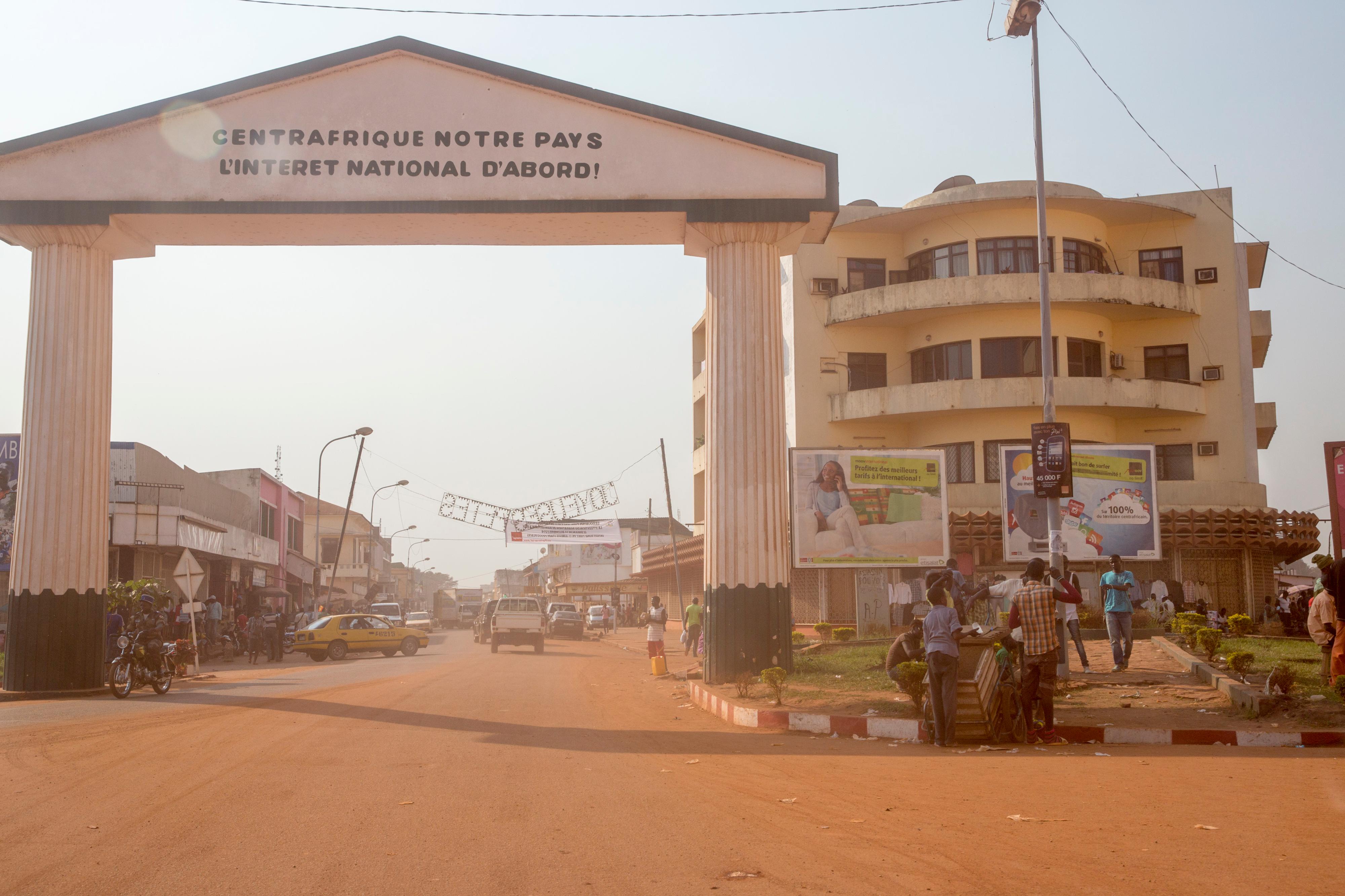 Centrafrique : à Bangui, la vie reprend doucement