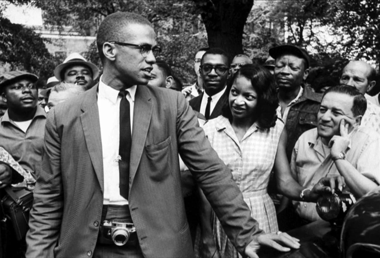 Malcolm X, leader noir charismatique et provocateur