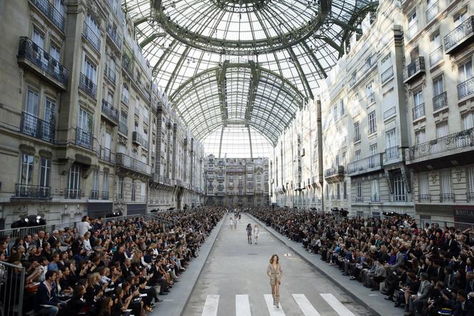 Défilés : à qui les meilleures places