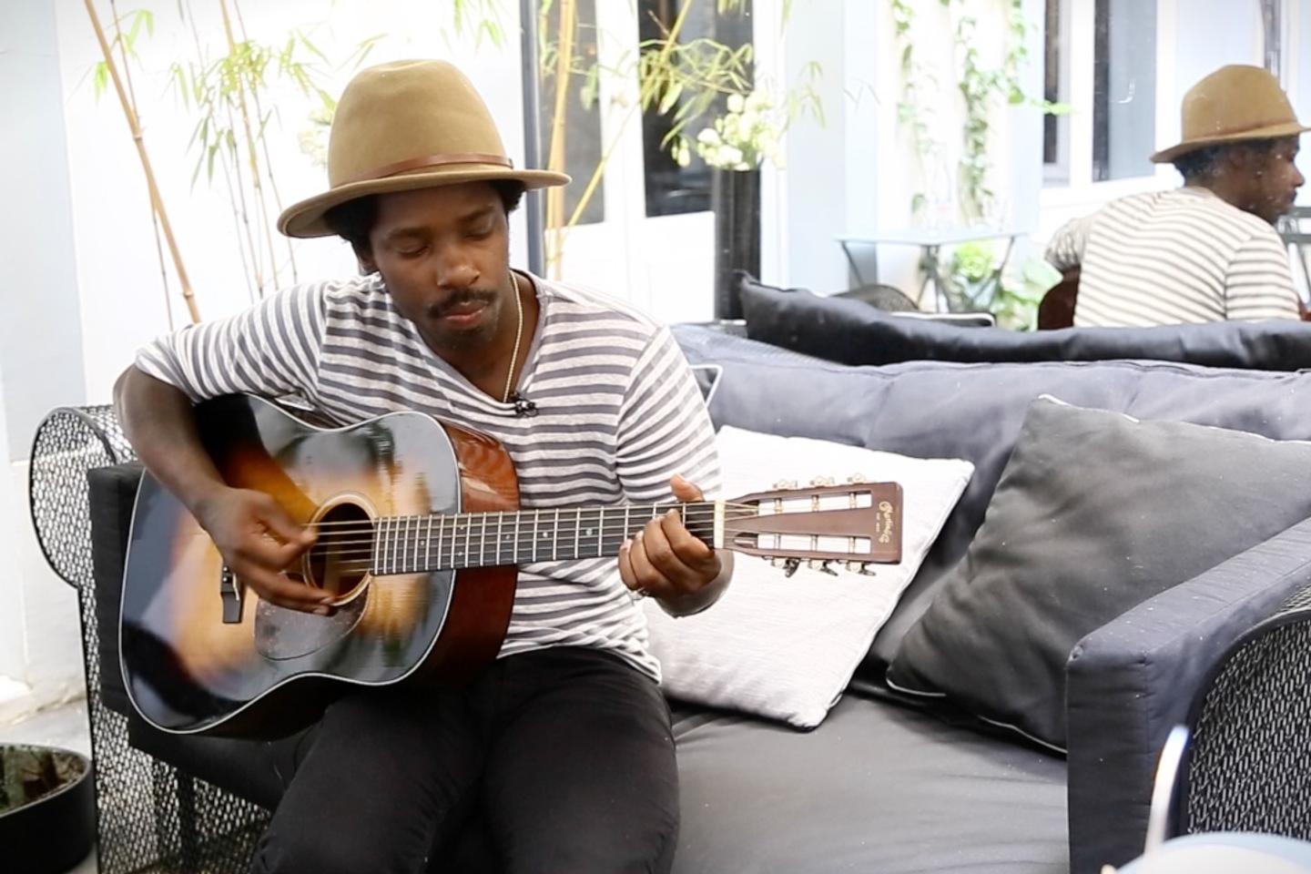 Qui est le chanteur Curtis Harding