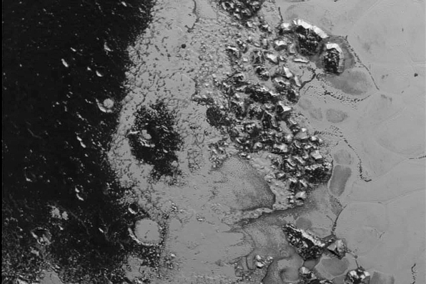 Pourquoi la géologie de Pluton est-elle si surprenante