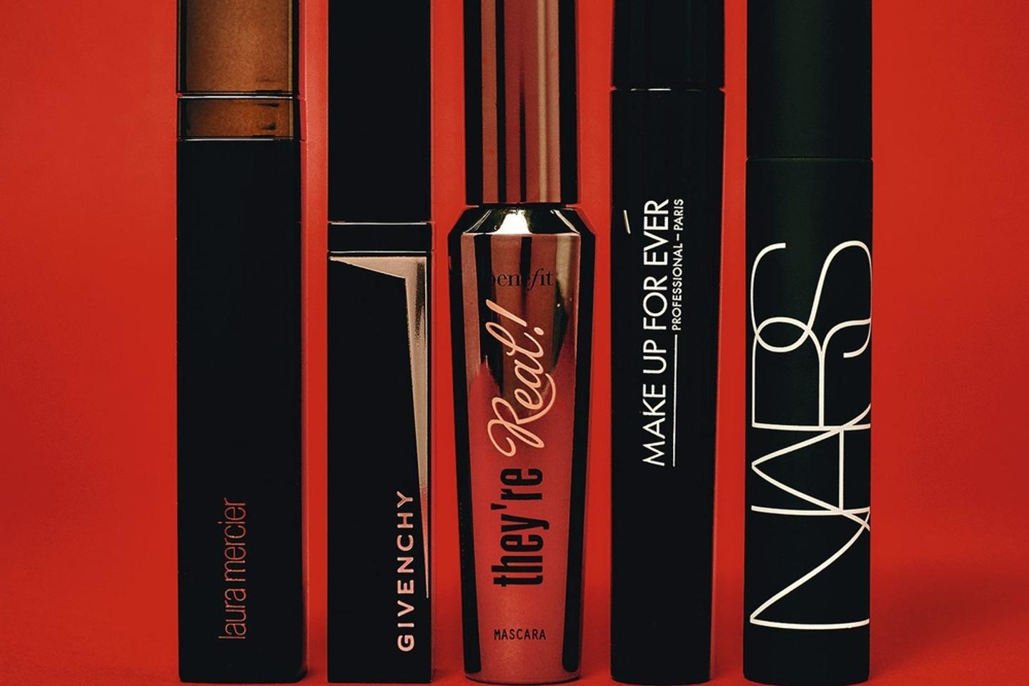 Cils étirés, regard éclairé