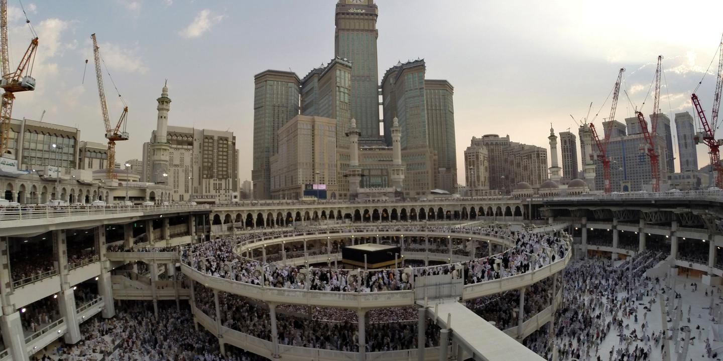 La Mecque Entre La Cité De Dieu Et La Cité Des Hommes