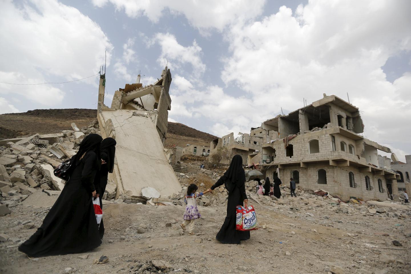 Yémen : les bombardements de la coalition arabe sur Sanaa gagnent en ...
