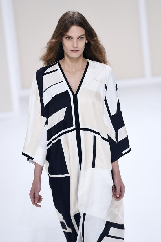 La mode parisienne réinvente la femme française