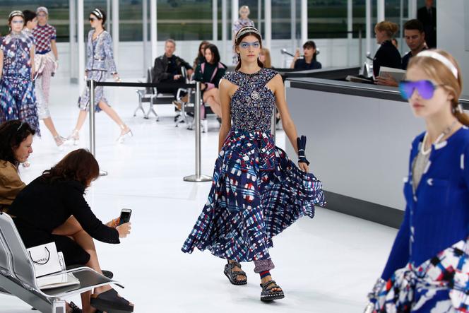 Le créateur de mode face à son œuvre