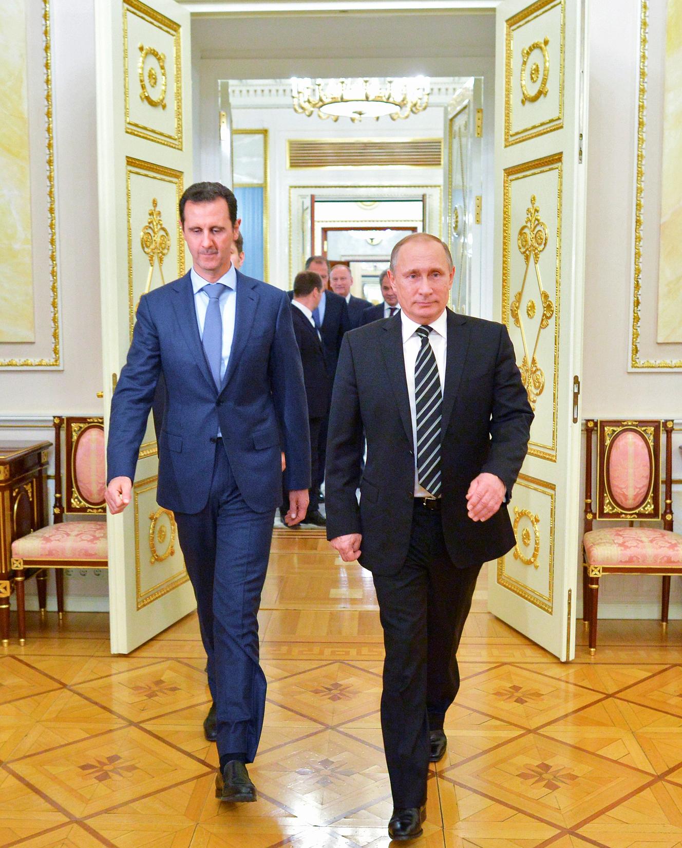 A Moscou, Bachar Al-Assad et Vladimir Poutine affichent leur unité