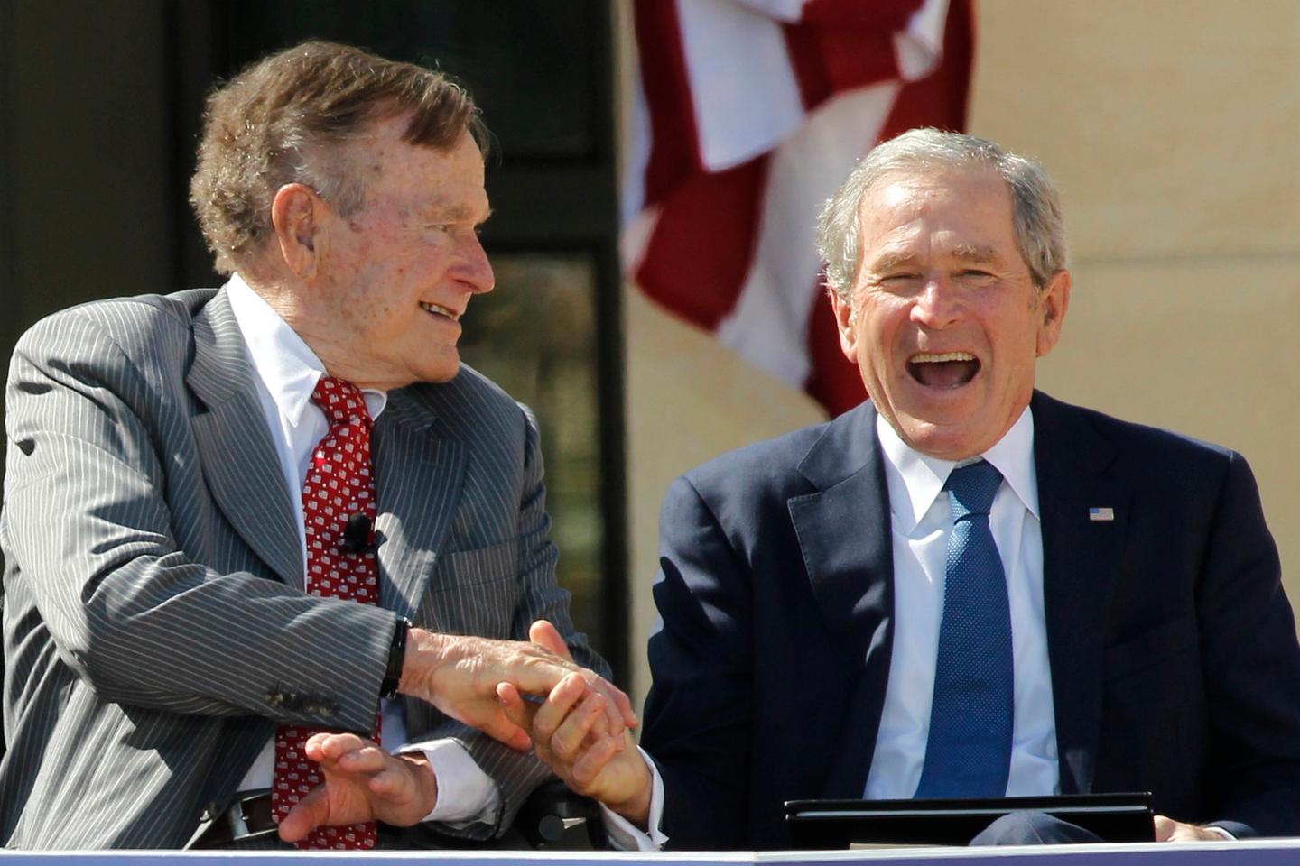Quand George H. W. Bush joue les papys flingueurs