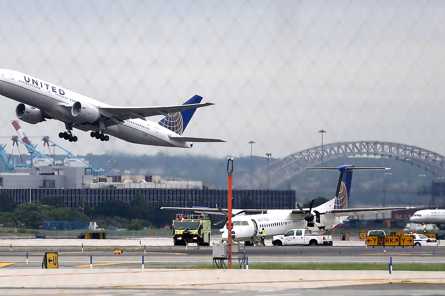 Les avions civils pourraient être localisables en temps réel sur toute ...