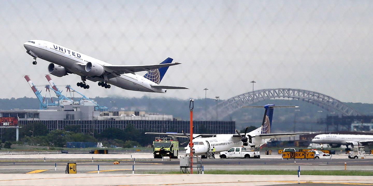 Les avions civils pourraient être localisables en temps réel sur toute ...