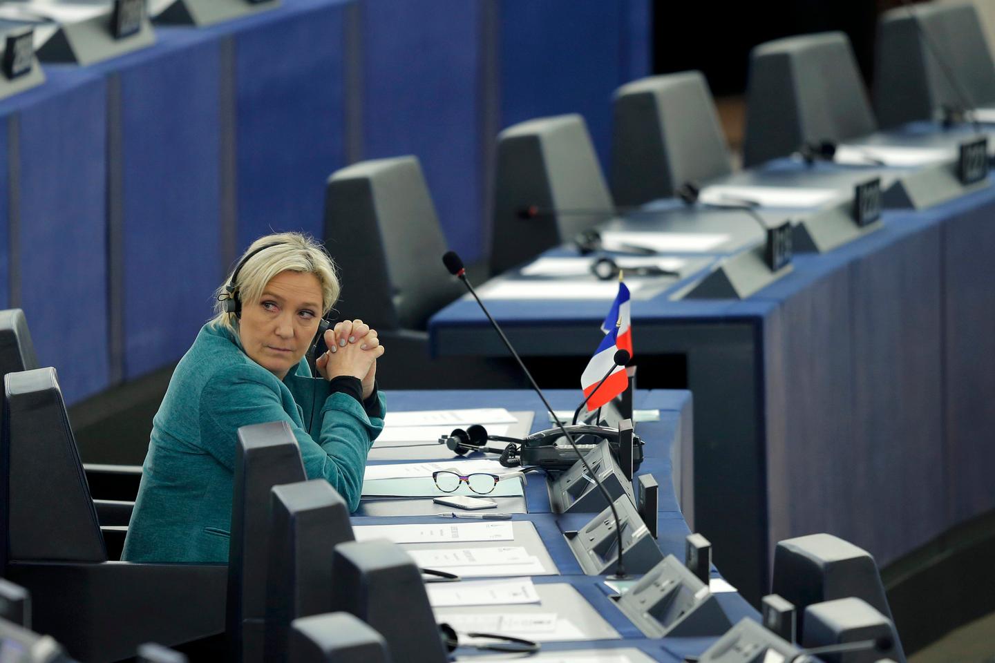 Philippe Péninque, ce proche de Marine Le Pen qui souhaite disparaître ...
