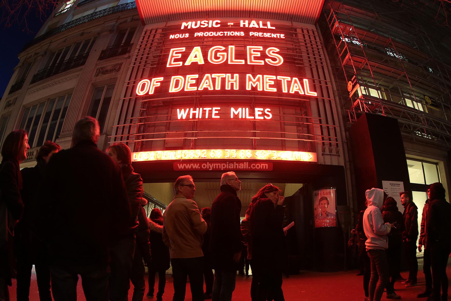 Le retour des Eagles of Death Metal à Paris : thérapie de groupe à l ...