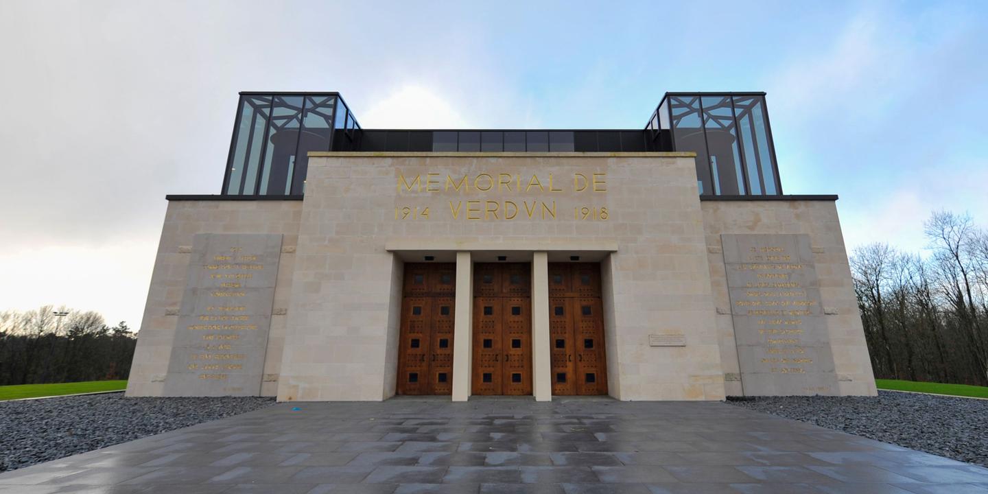 Au mémorial de Verdun, revivre la bataille au son du canon