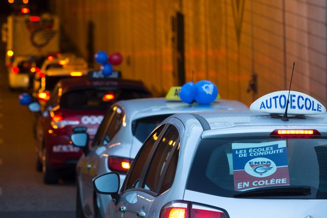 Code de la route : les auto-écoles obtiennent un délai avant l’entrée ...