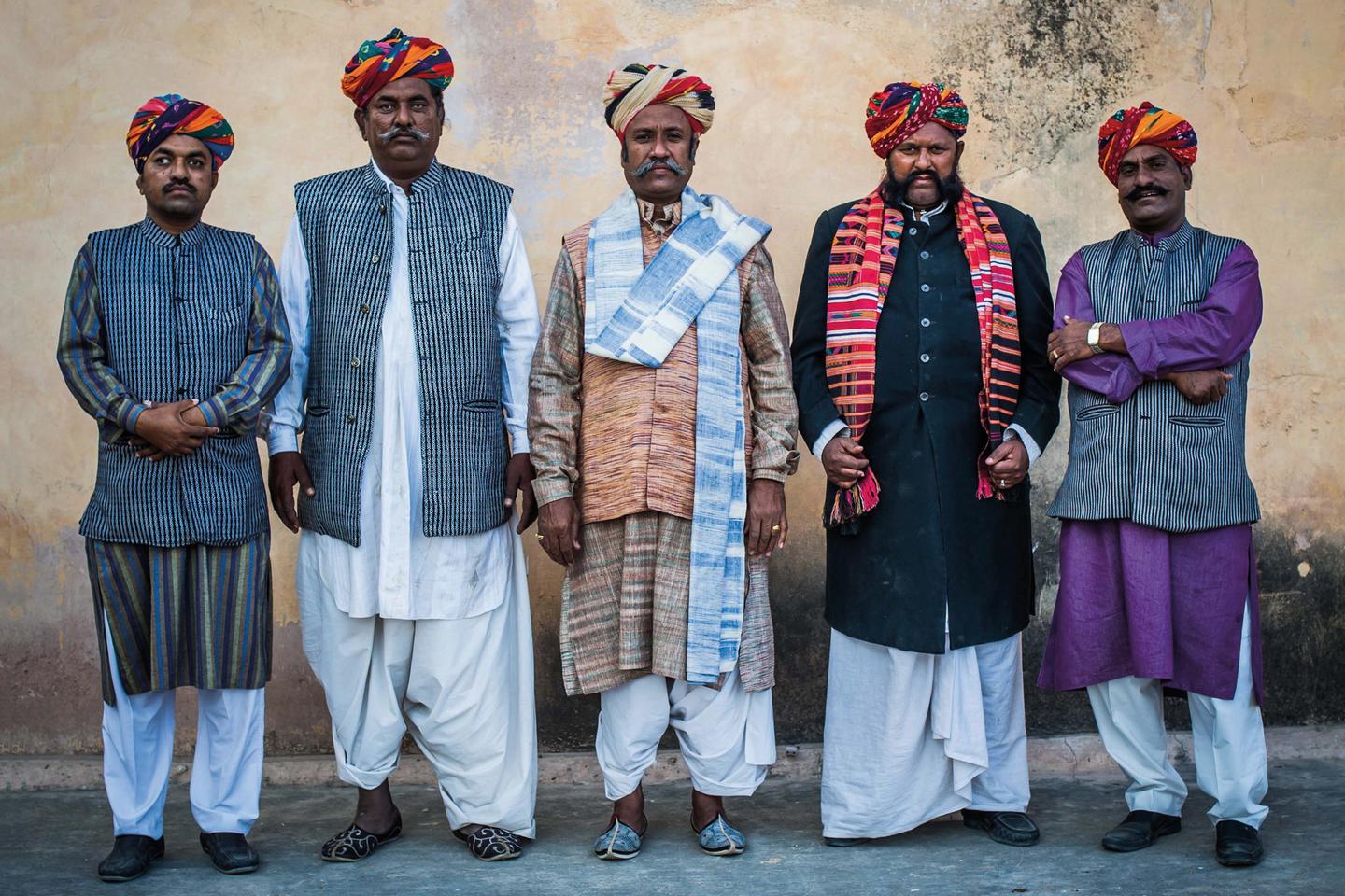 Voyage au pays des joueurs de karthâl et des porteurs de poésie