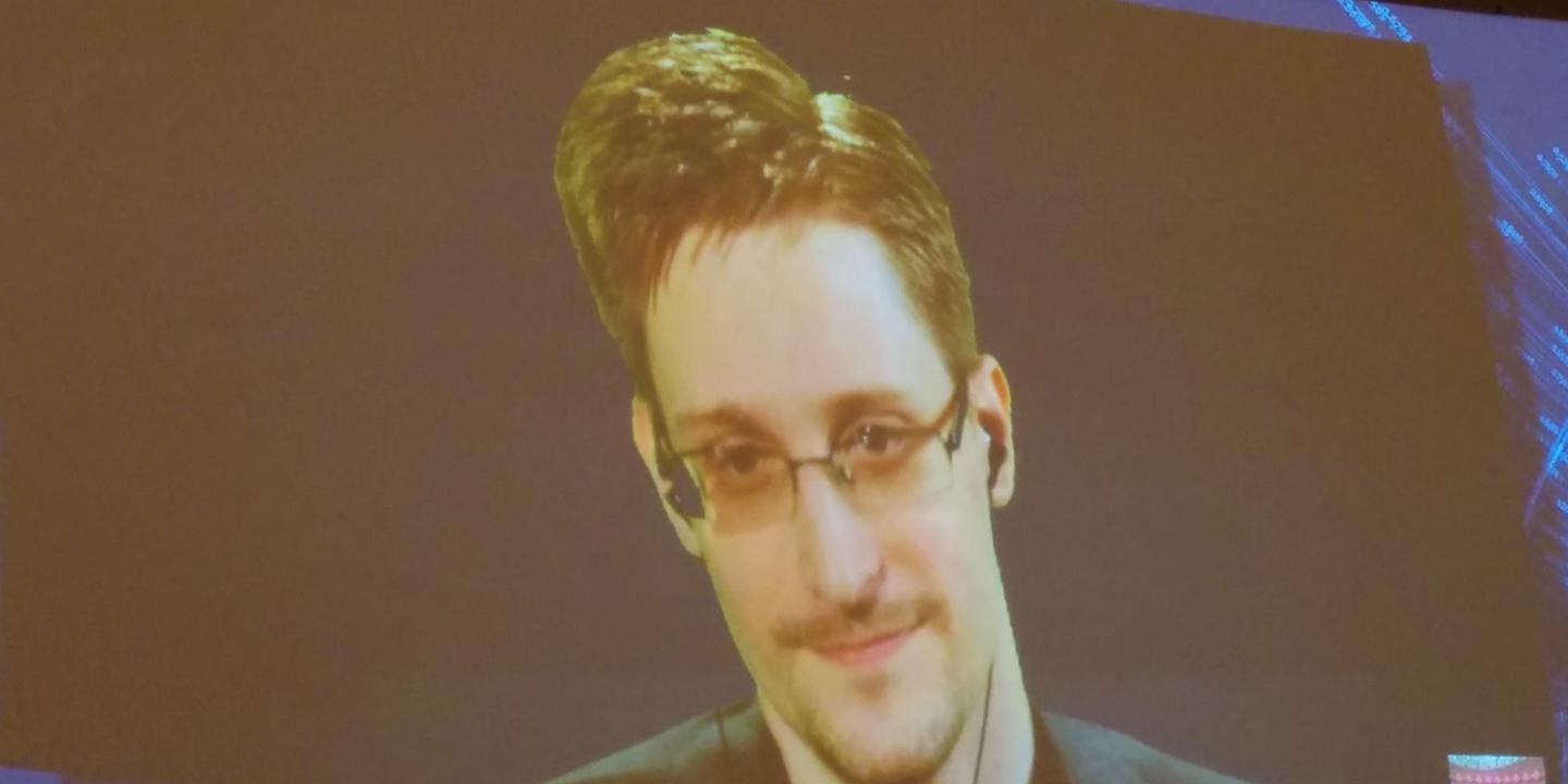 Sur Twitter, débat de haut vol entre Edward Snowden et l’auteur de la ...