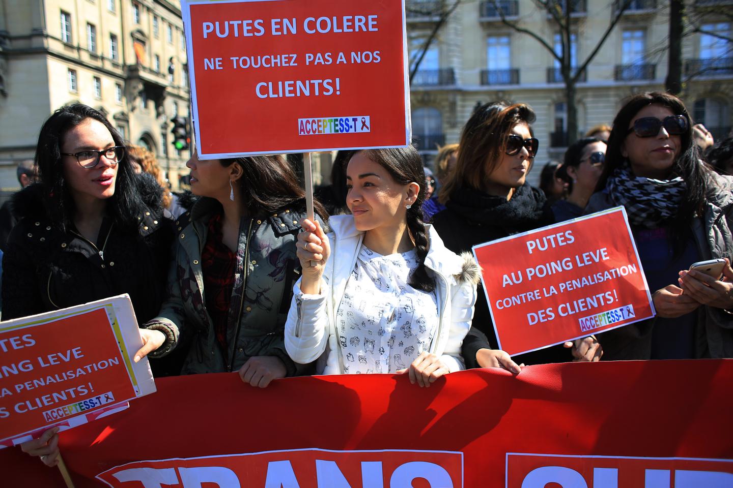 Pour lutter contre la prostitution, accordons des droits aux prostituées