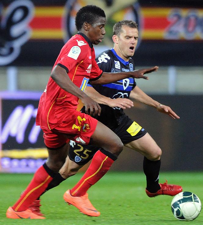 Le Cameroun Sous Le Choc Après La Mort Du Footballeur Patrick Ekeng