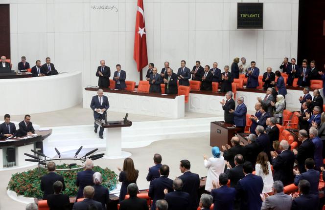 Le Parlement turc vote la confiance du nouveau gouvernement dirigé par ...