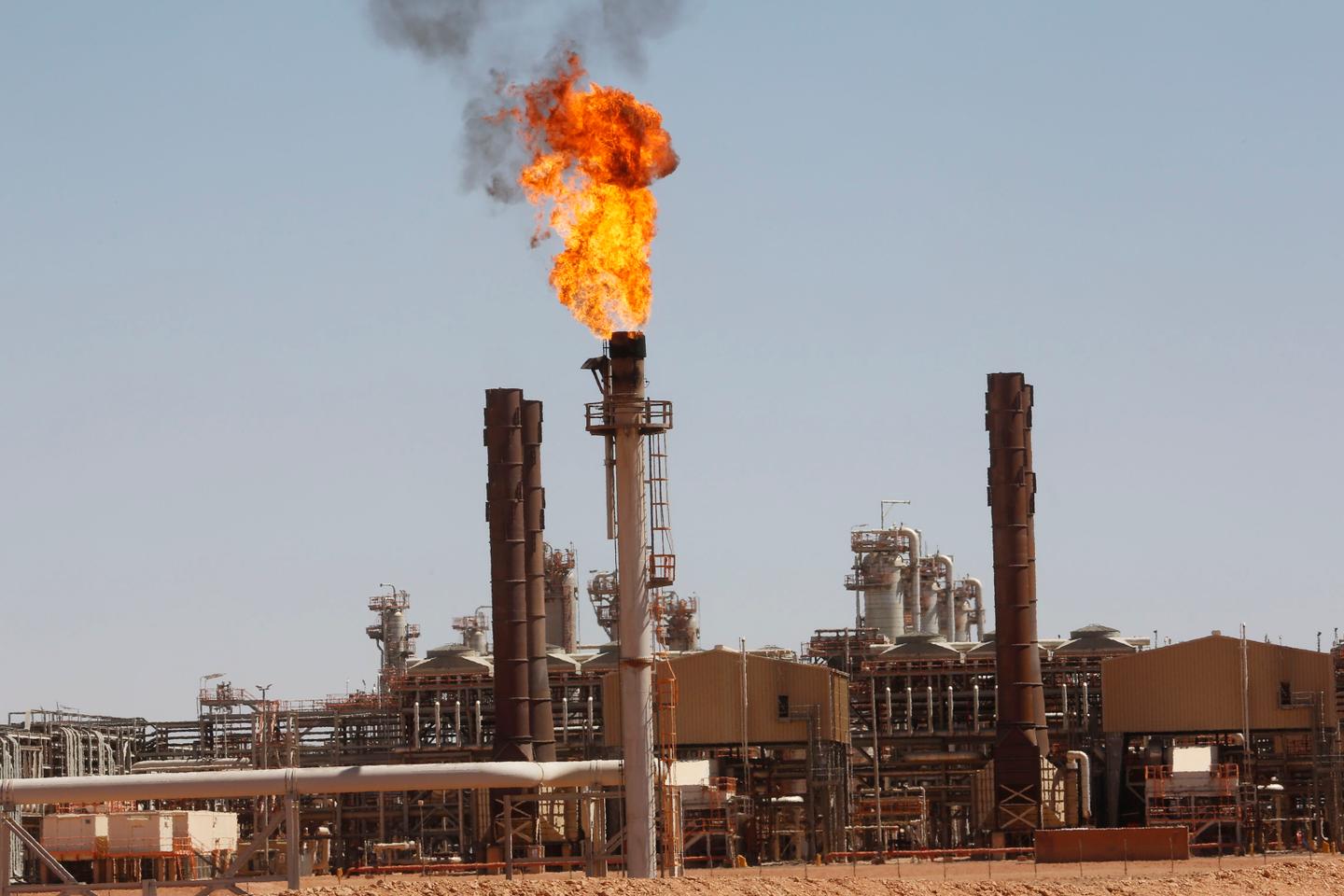 Le contre-choc pétrolier conduit l’Algérie à réduire ses dépenses