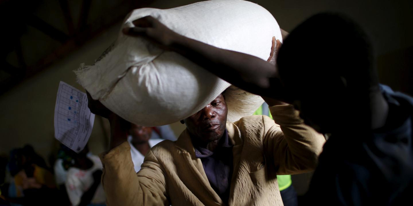 En Afrique La Difficile Lutte Contre Le Détournement De Laide Au