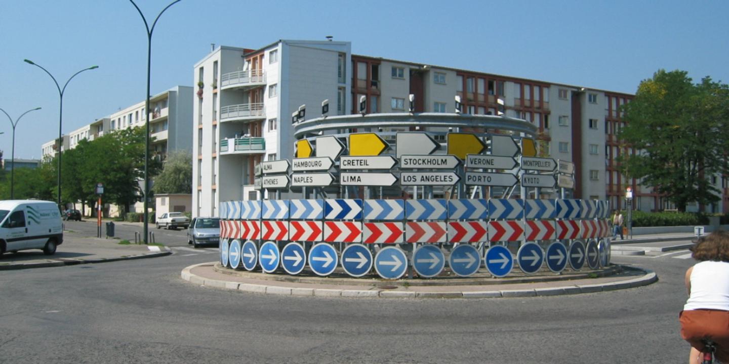 Rond-point, le sens de la route