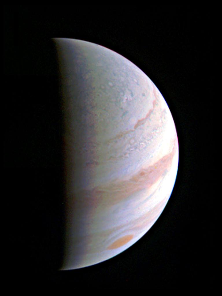 Les premiers clichés en haute définition de Jupiter pris par la sonde ...