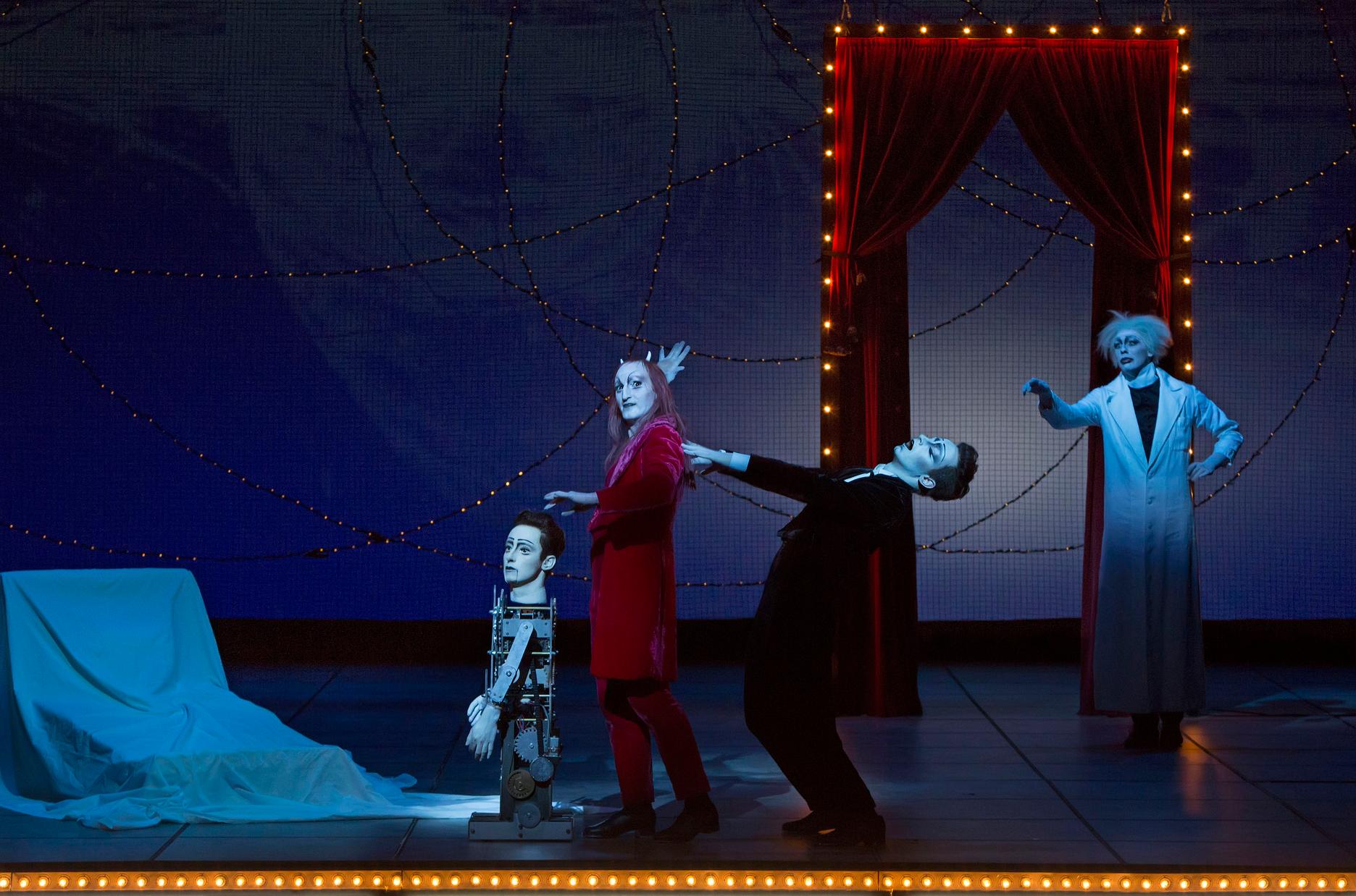 « Faust I & II » : le pacte avec le diable de Robert Wilson