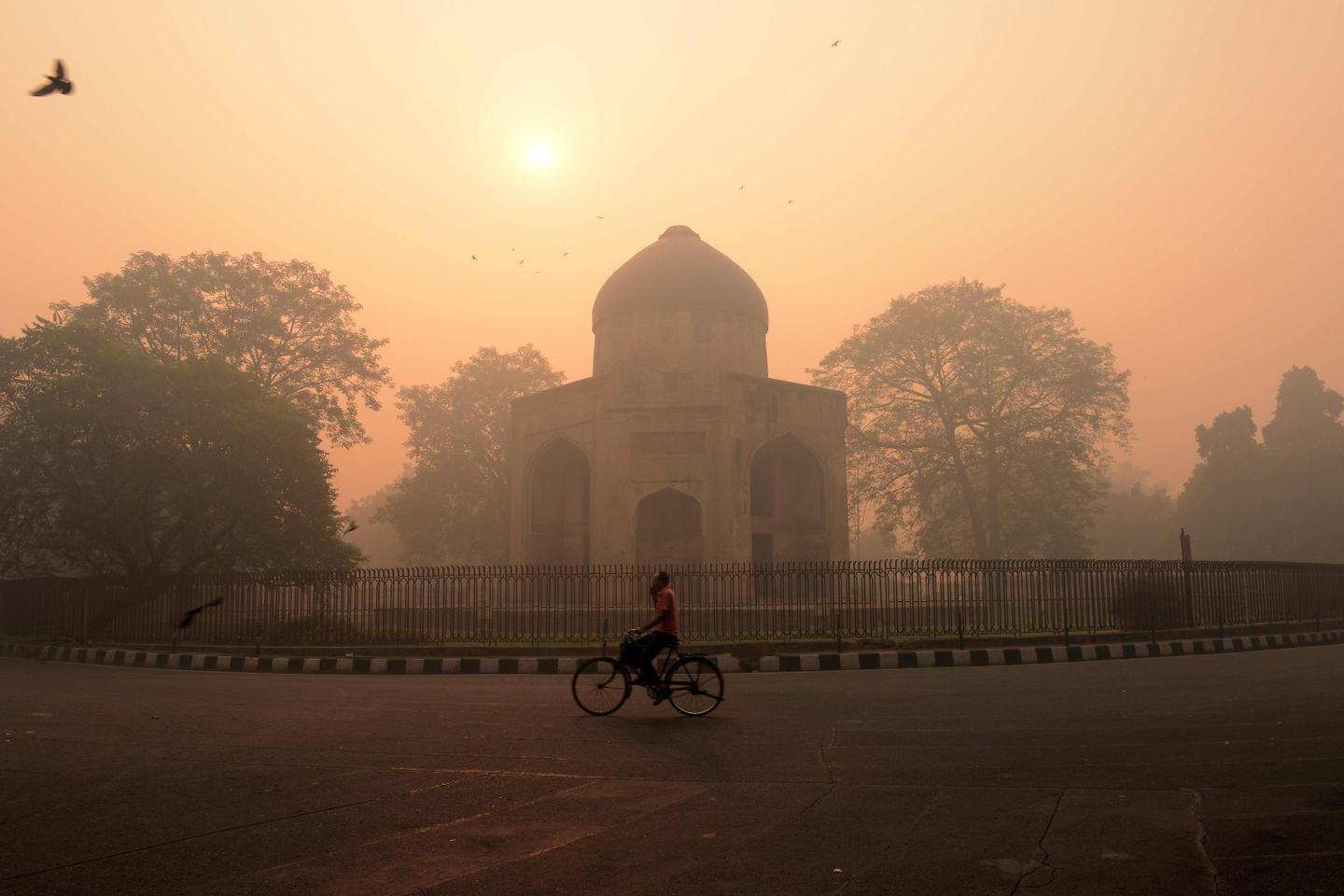 New Delhi veut tenter de purifier l’atmosphère à ses grands carrefours