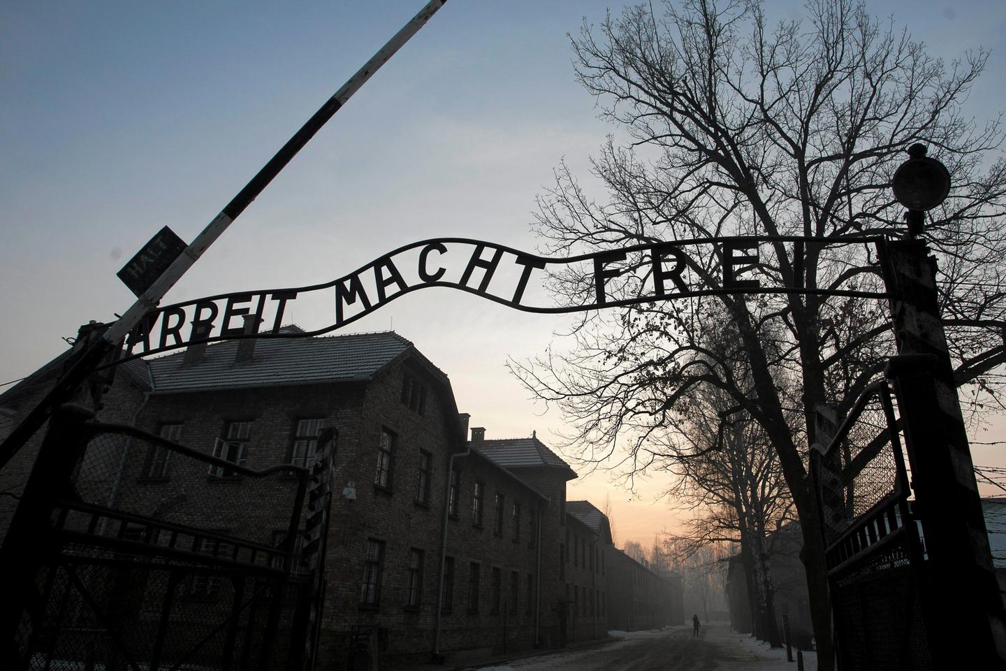 Les noms de près de 10 000 gardiens et SS d’Auschwitz mis en ligne