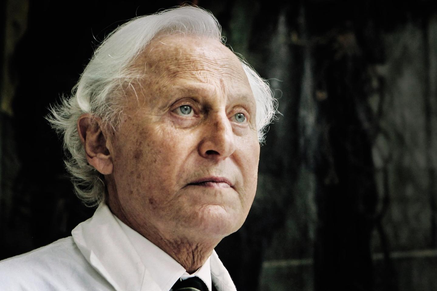 Francis Holder, le patron de Paul, s’est mis dans le pétrin