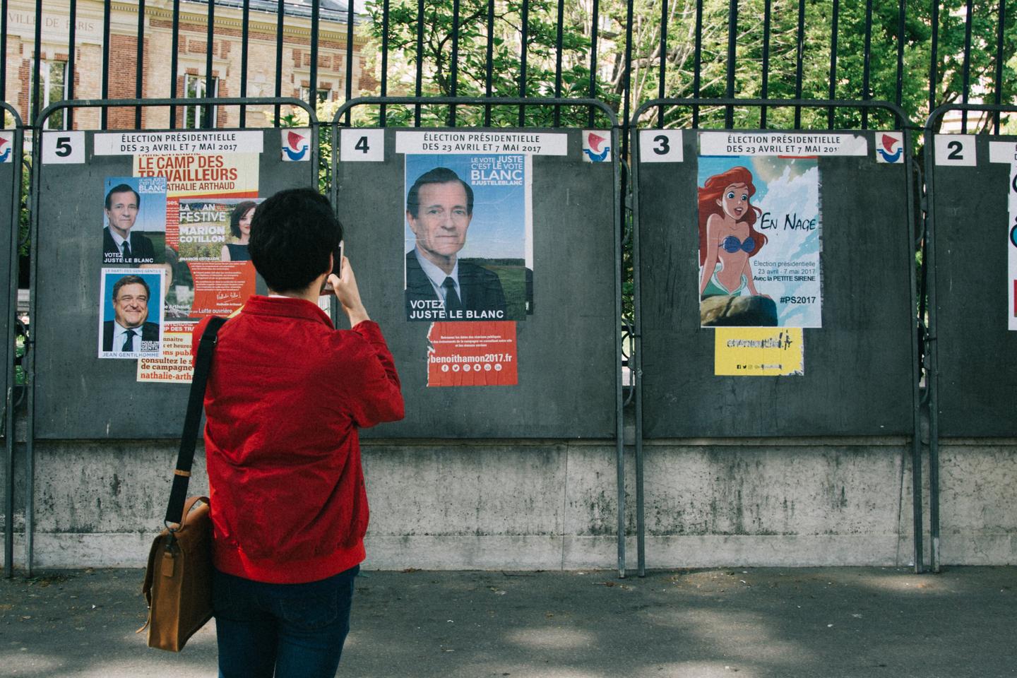 La défiance des Français envers le monde politique persiste et s’accroît