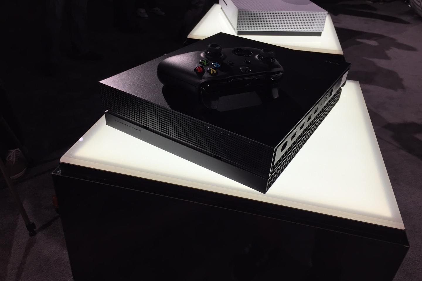 On a essayé… la Xbox One X, la nouvelle console ultra-haute définition ... On a essayé… la Xbox One X, la nouvelle console ultra-haute définition ...