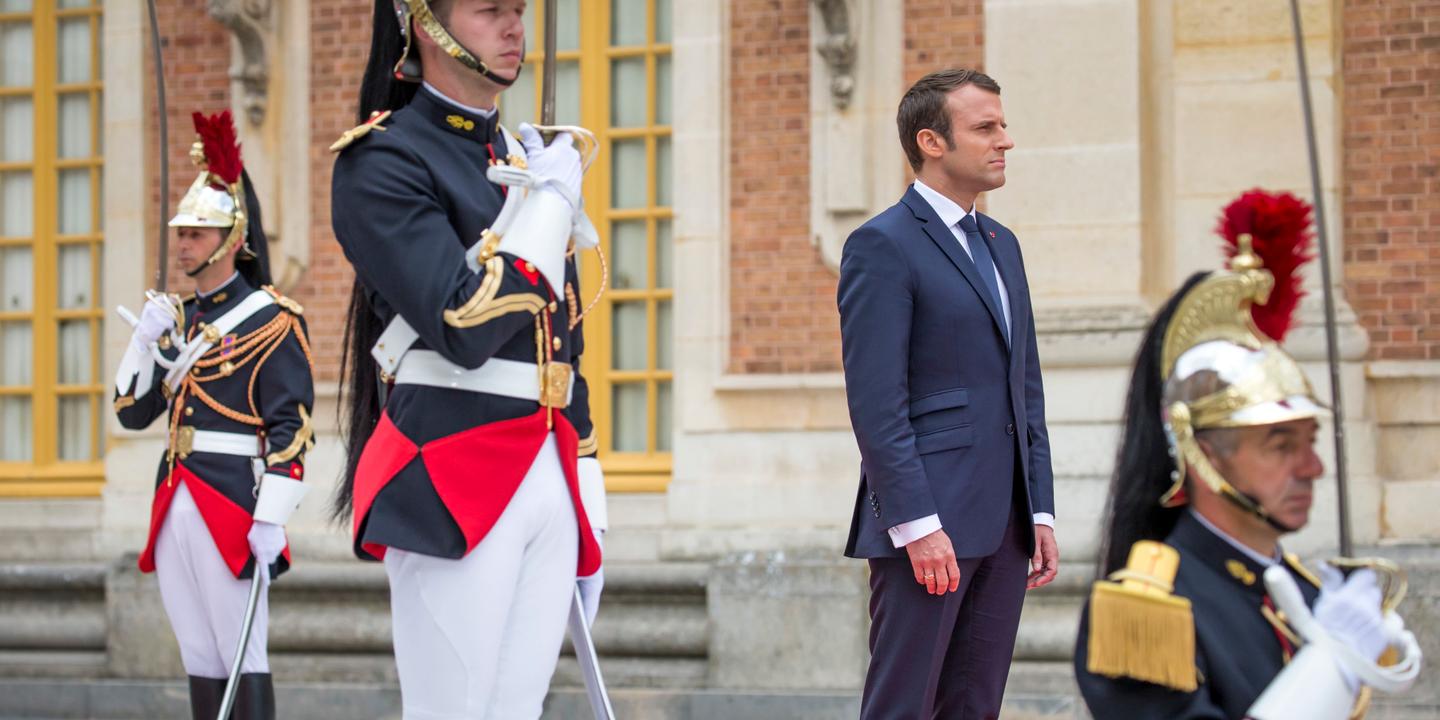 Emmanuel Macron à l’Elysée, un mois de présidence impérieuse