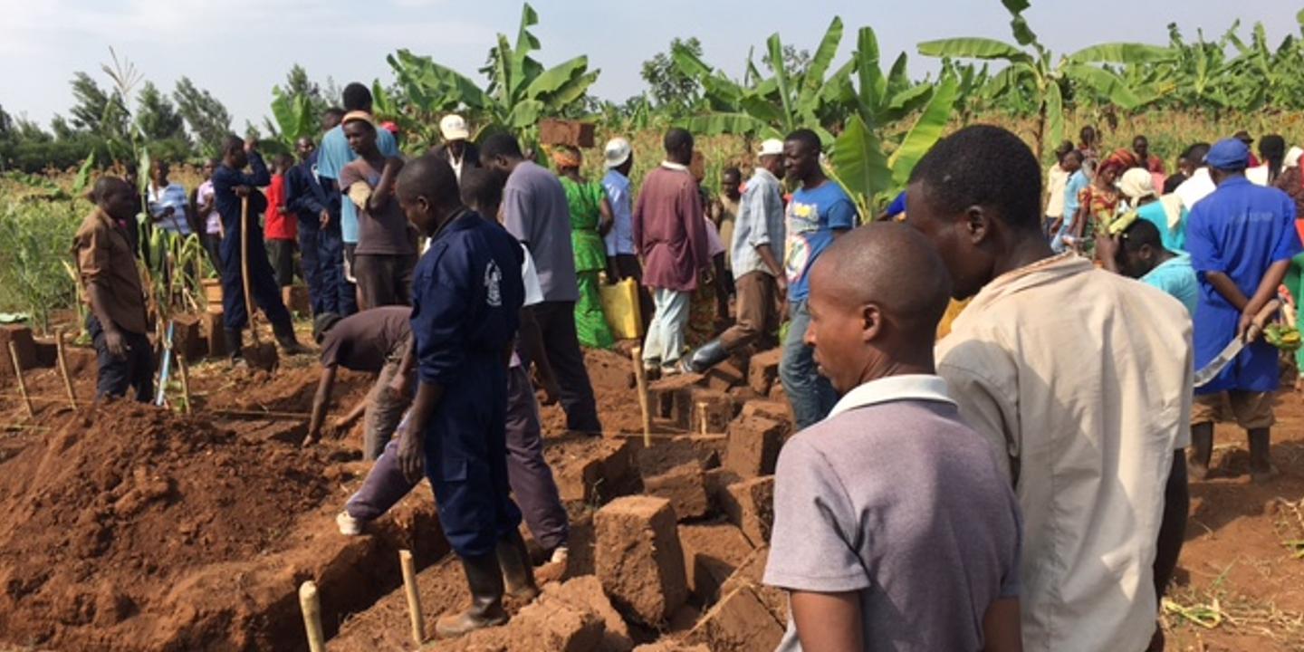 Le jour de l’umuganda, tout le monde travaille au Rwanda