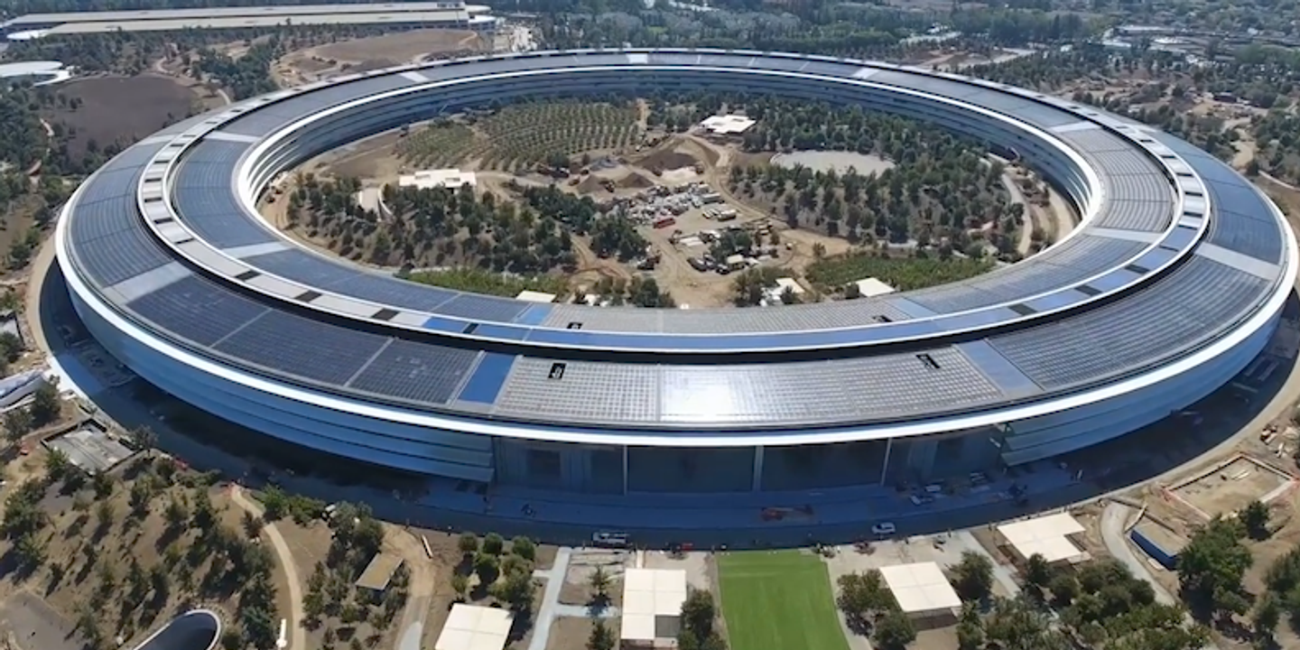 Apple se paye un siège en forme de gigantesque vaisseau spatial