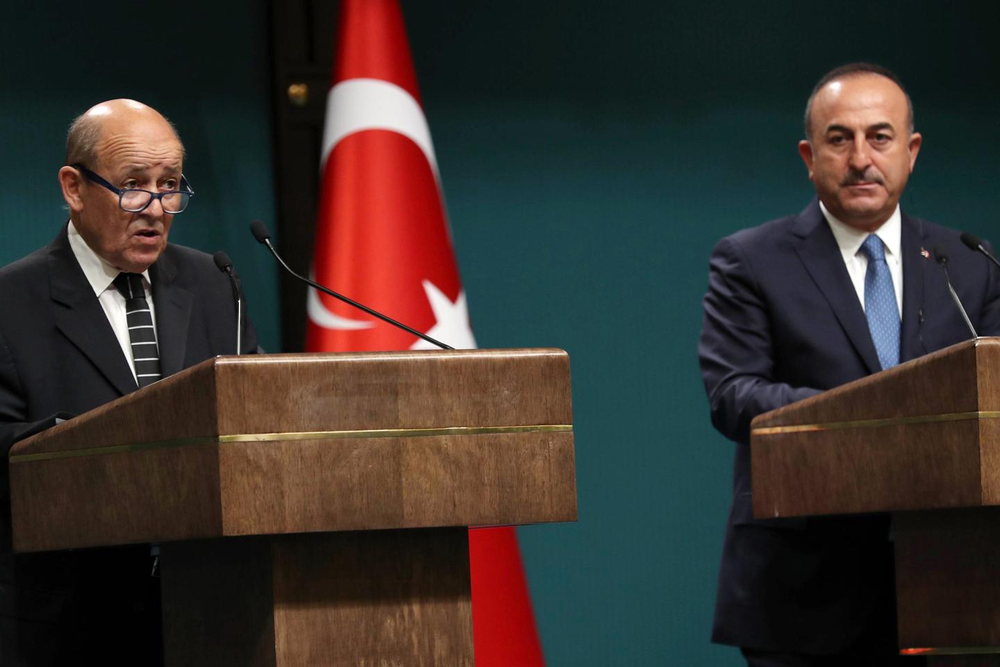 A Ankara, Le Drian ménage le gouvernement turc