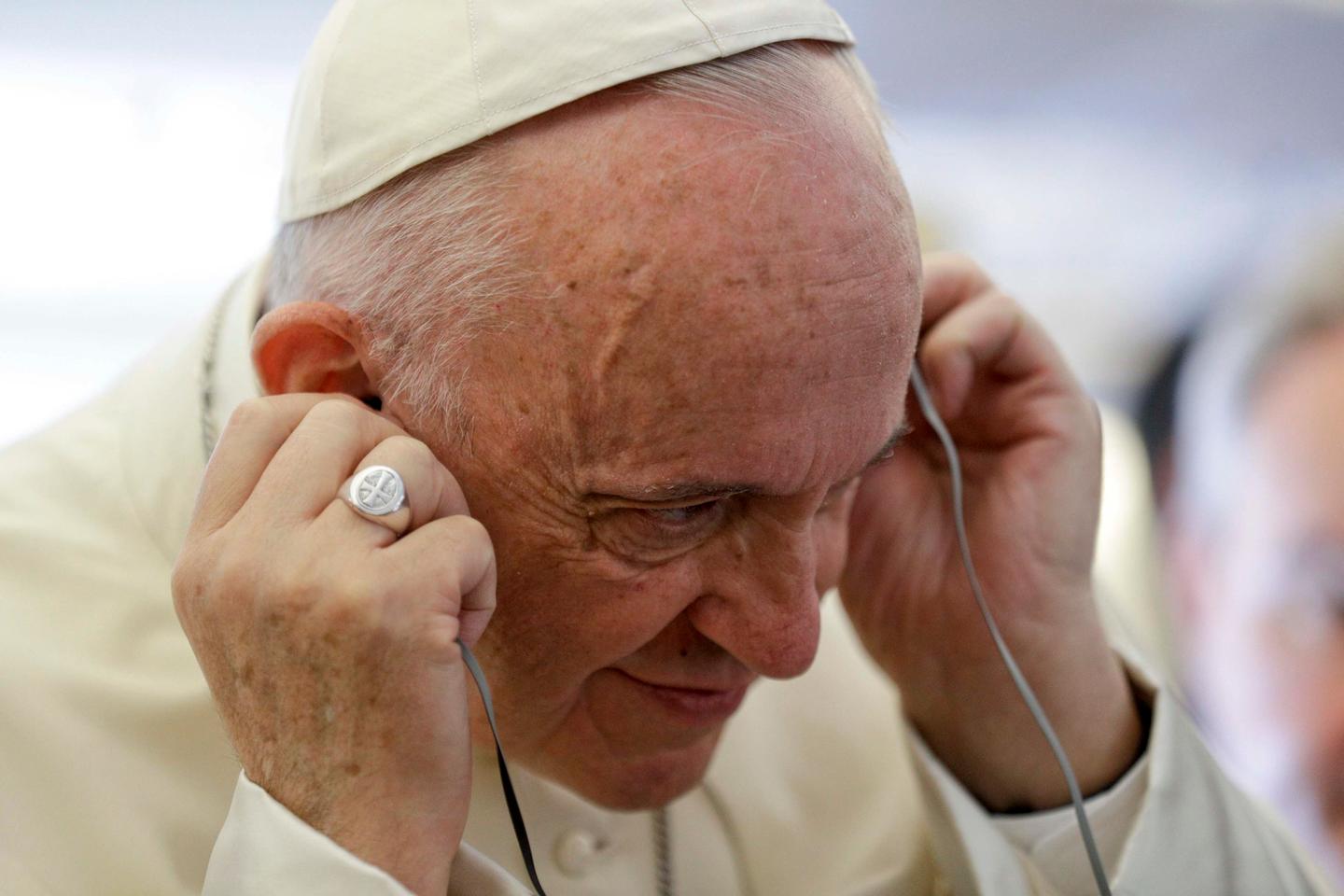 Comment Dominique Wolton a confessé le pape