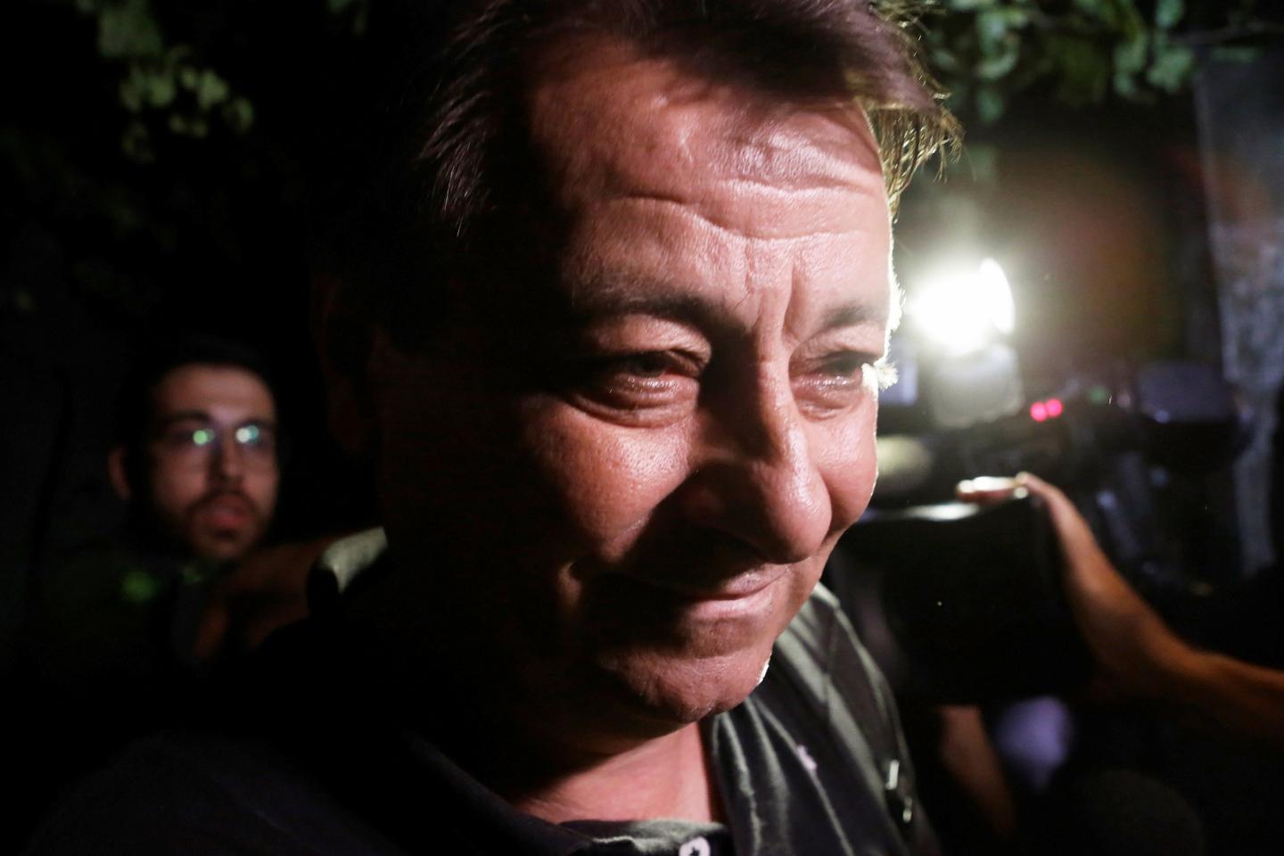 Au Brésil Cesare Battisti Sous La Menace Dune Extradition Vers Litalie