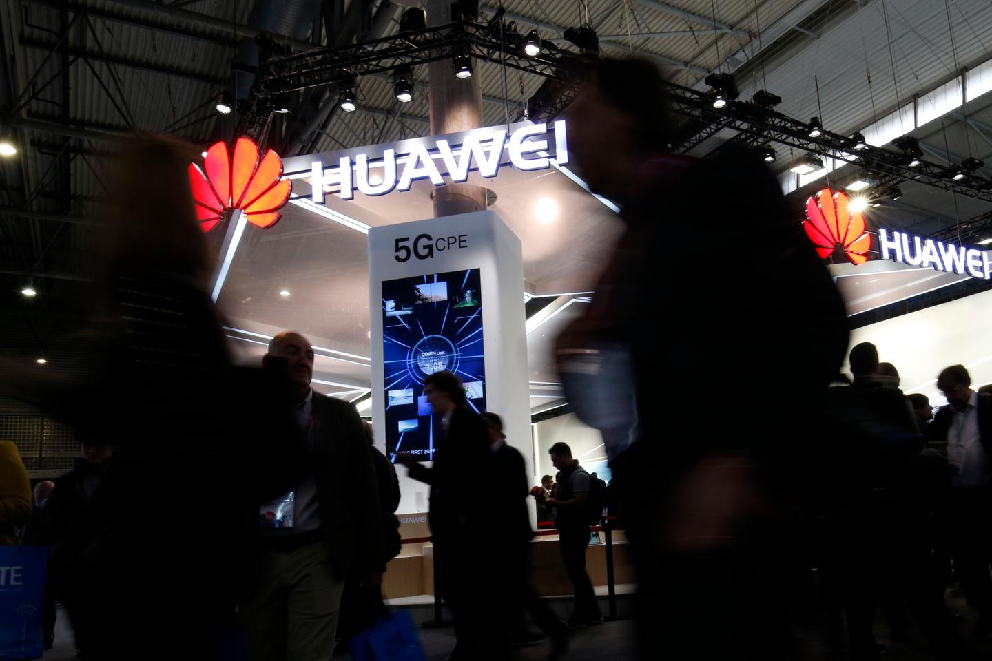 Le groupe chinois Huawei fait son show à Paris pour rayonner sur toute ...