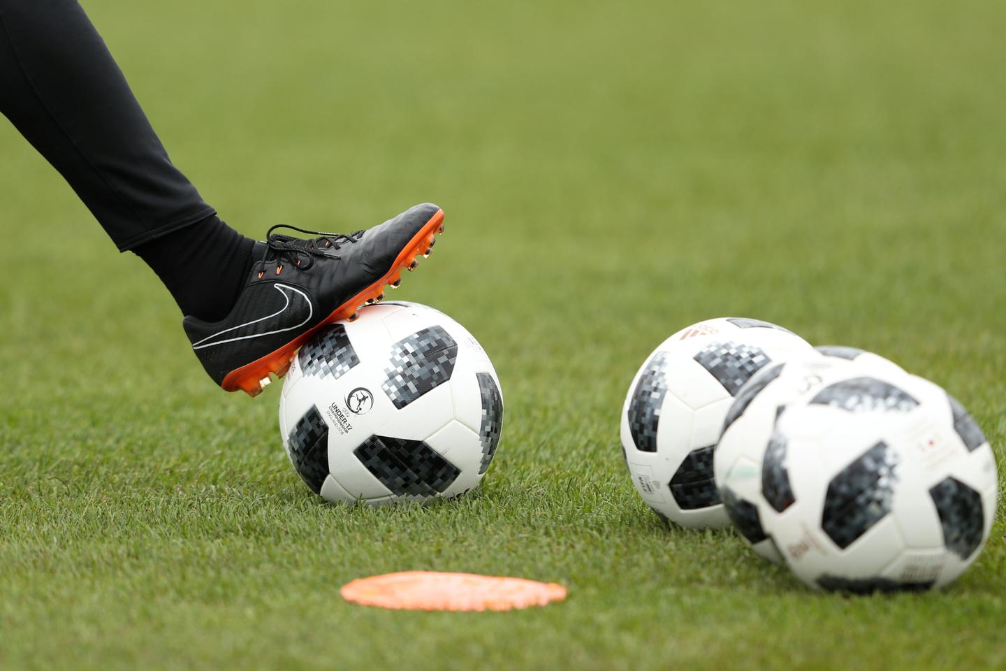 « Le football est une petite affaire économique