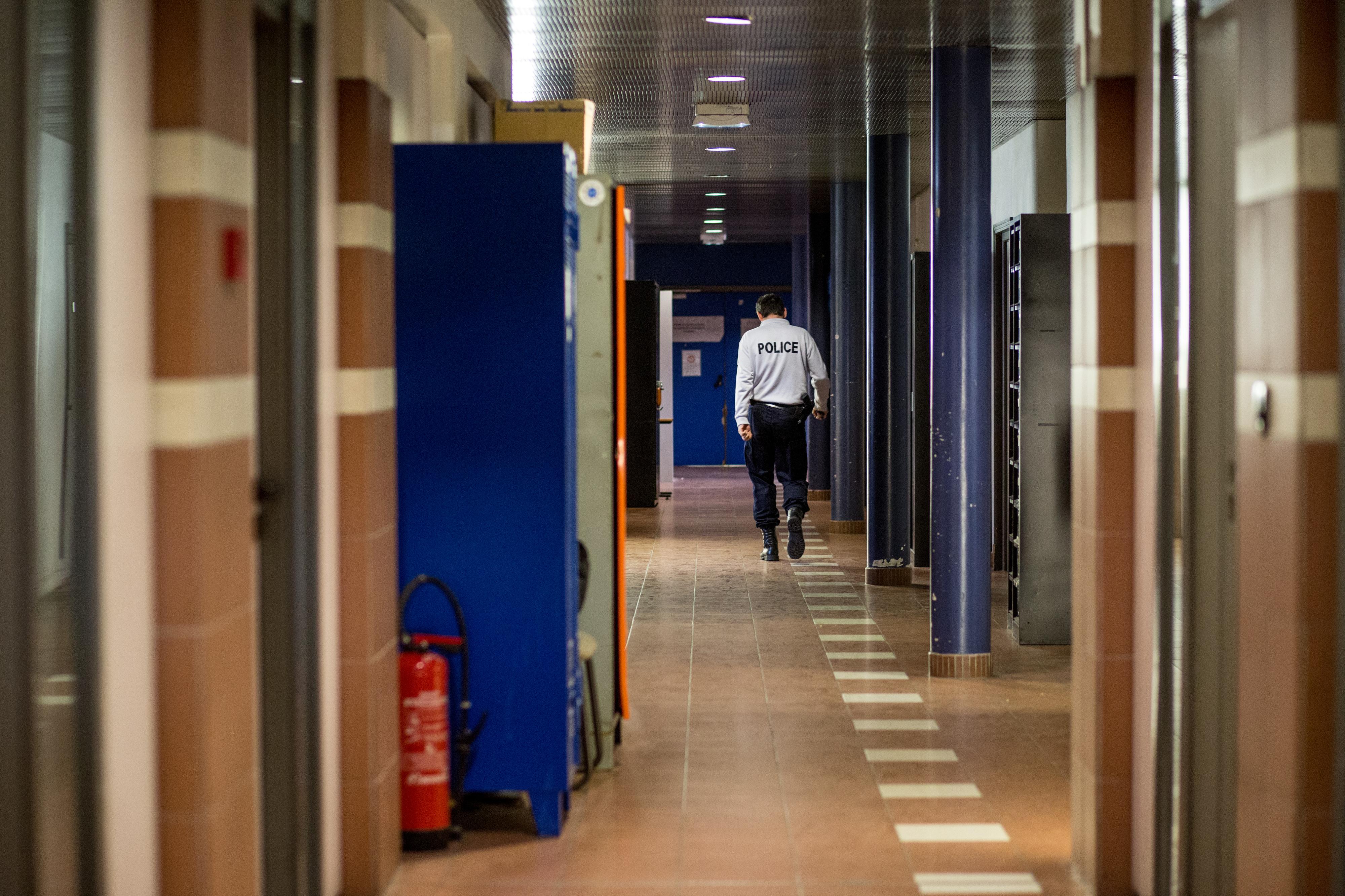 Une semaine au commissariat de Lens, où l’ordinaire bouscule le quotidien